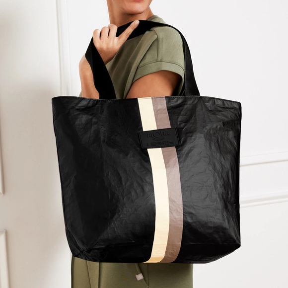 ALOHA Collection | Bags | Aloha Collection Le Voyageur Day Tripper Tote ...